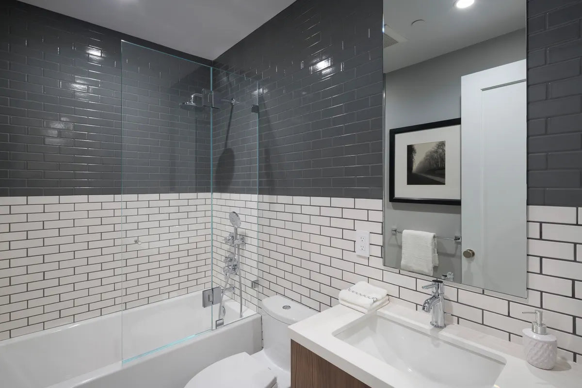 Noz Design: Grey and White Subway Tile Bathroom
